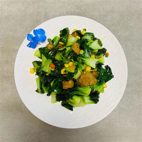 【猪油渣炒青菜的做法步骤图，怎么做好吃】阿瑋師傅下厨房