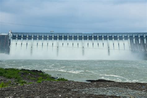 Gujarat Cm Worships Narmada Waters As Sardar Sarovar Dam Reaches Its