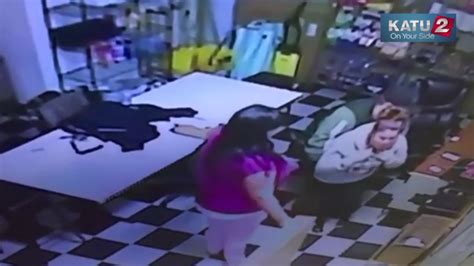 Video Oregon Deputy Saves Life Of Woman Choking On Potato Chip