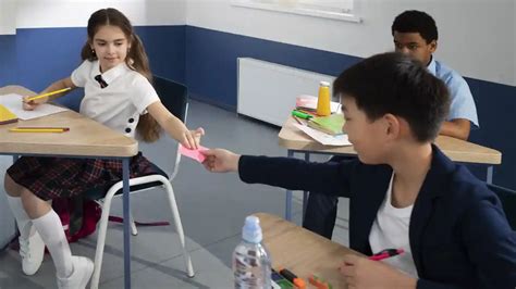Pendidikan Karakter Di Sekolah Membangun Generasi Emas Melalui Nilai