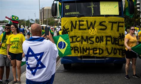 Em Copacabana Bolsonaristas Lotam Orla Com Estrutura De Oito Carros De