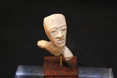 Pre Columbian Teotihuacan Clay Bust Figure Statue Teotihuacan