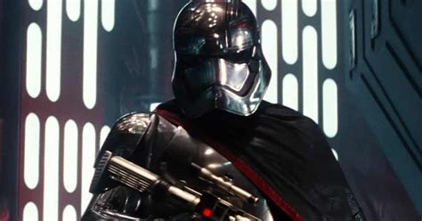 Gwendoline Christie Promette Un Phasma Fuori Di Testa In Star Wars 8