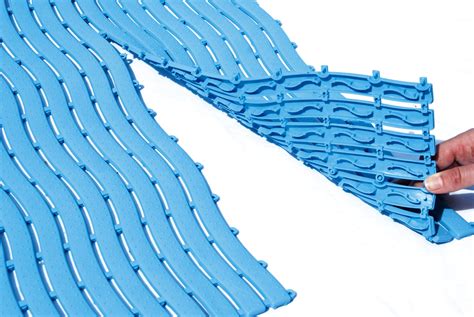 Caillebotis vestiaire sanitaire douche et piscine économique SOFT
