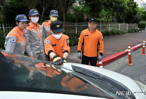 소화전 주변 불법 주·정차 단속하는 제주소방안전본부
