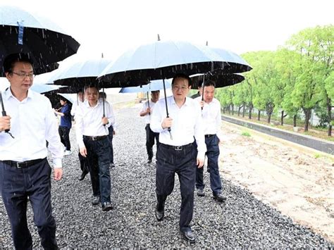 易炼红在杭州检查指导防汛工作时强调 坚决贯彻习近平总书记重要指示精神 确保江河湖塘安澜人民群众安全