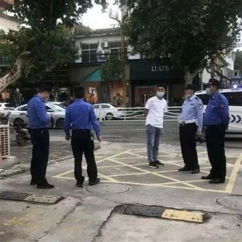 邓州：城区一初中附近集中整治！道路周边车辆
