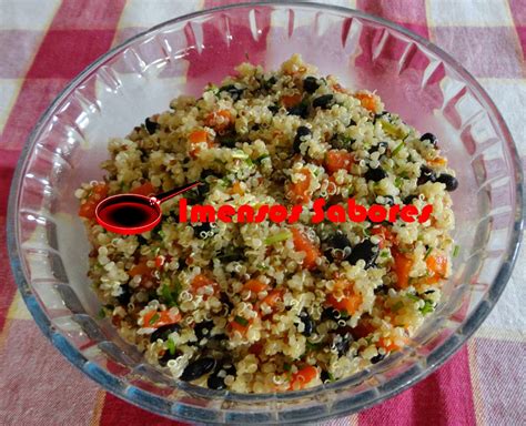 Salada de quinoa feijão preto e pimentão Imensos Sabores