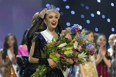 In Pics Miss Universe 2022 Rbonney Gabriel Crowning Moment Harnaaz