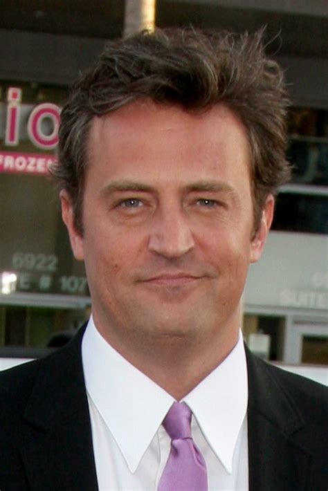 Matthew Perry Arriving At The 17 Again Premiere At Graumans Chinese