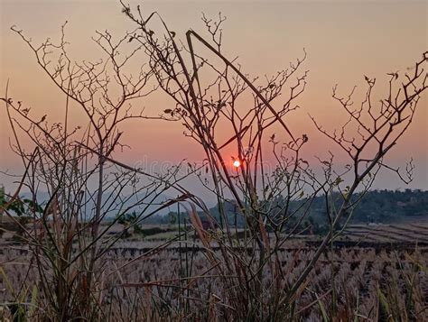 The Sun Goes Down Like The Wind Passes Stock Image Image Of Berlalu Hari 305867229
