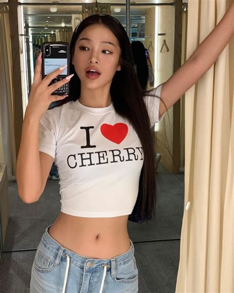 Ava Chen Twisted Series Twisted Love Poses Bonitas Ropa De Moda