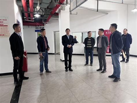 成都信息工程大学党委书记沈火明深入两校区检查指导后勤各项服务保障工作