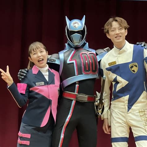 Ghim của Fansupersentai trên Tokusou Sentai Dekaranger trong 2024