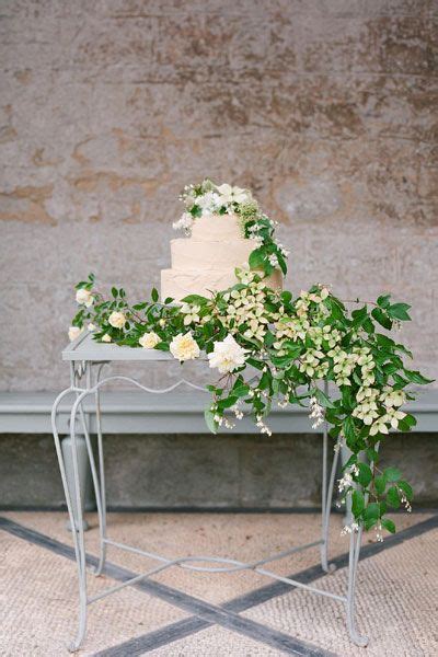 Or Go Bare When It Comes To A Tablecloth And Opt For A Sumptuous Bed Of