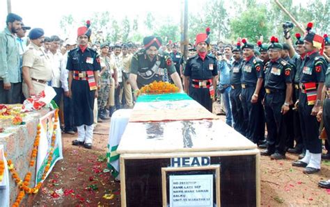 Martyr Mane Ceremonial Cremation Kolhapur लष्करी शासकीय इतमामात शहीद