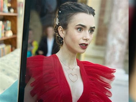 Emily From Emily In Paris Season 2 Emilyinparis Emily In Paris