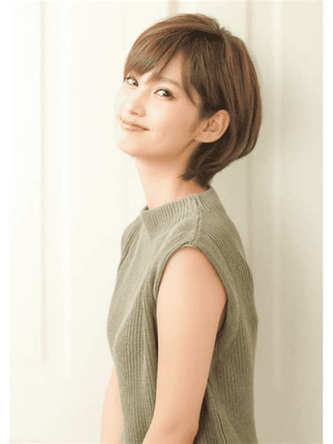 【ショート編】面長さんにおすすめの髪型5選♪スッキリ小顔見えが叶う！ 4yuuu