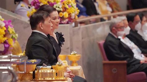 ชมภาพ ในหลวง พระราชน ทอดพระเนตรการแสดงกาชาดคอนเสรต ครงท