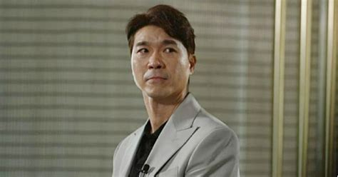 단독 박수홍 父 폭행 후 4자 전화통화로 7시간 조사 마쳐고성 오갔다