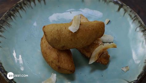 Watch Xutuli Pitha Recipe By Chef Akansha Khatri