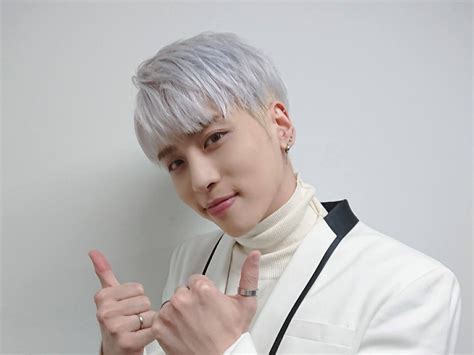 Shineeジョンヒョンさんをミンホが哀悼「いつも以上に兄さんが恋しい」 この世を去って6年｜よろず〜ニュース