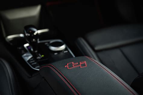 Bmw 128ti性能掀背212萬元整熱血登場、2022年式bmw 1系列全車系同步升級上市 Carstuff 人車事