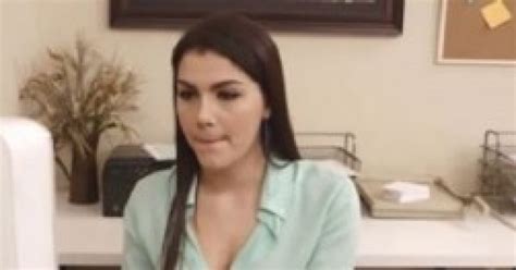 Gossip News Valentina Nappi A Luci Rosse Su Facebook Datela Gratis