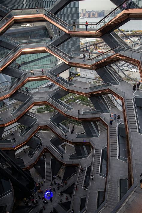 갈색과 흰색 콘크리트 건물 사진 Unsplash의 무료 배 이미지