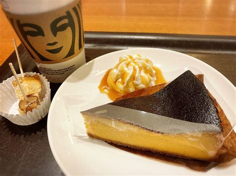 スタバで気になる新商品を♪ “パンプキンのバスクチーズケーキ”と、ドリップコーヒー。 おかあさん食堂