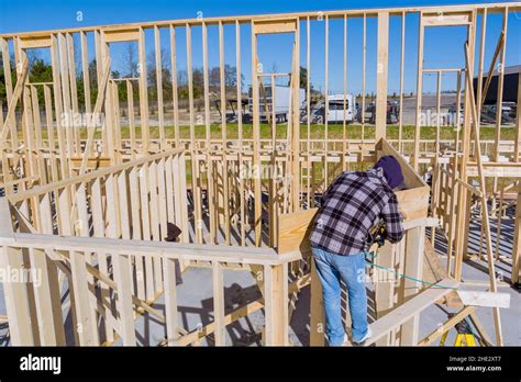 Installing Beams Hi Res Stock Photography And Images Alamy