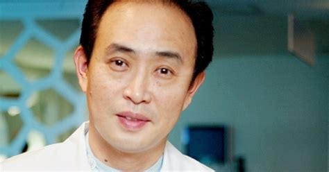 좌운봉 박사의 눈 이야기 이제 돋보기를 벗자 특화된 렌즈삽입술로 한창 때 시력 되찾아