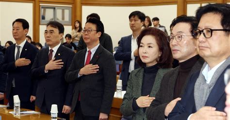 대통령 권한대행 헌법재판관 임명 못해 여론전 나선 與 초선들