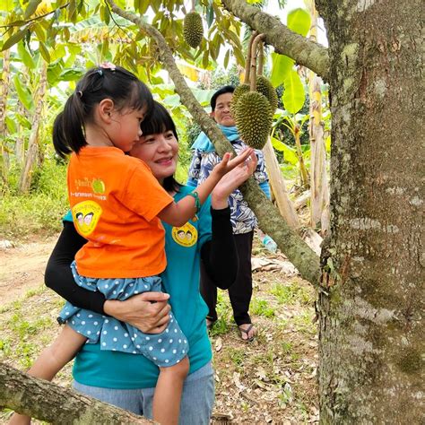 มูลนิธิปิดทองหลังพระ สืบสานแนวพระราชดำริ ภาพ นายอนุชภูมิ จารุจินดา หัวหน้าพื้นที่ต้นแบบ