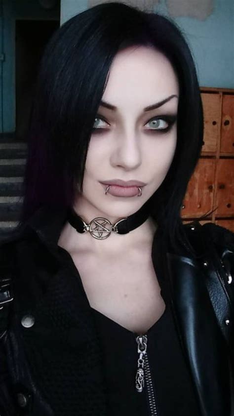 Pin By Spiro Sousanis On Darya Goth Beauty Gothic Hairstyles Gothic