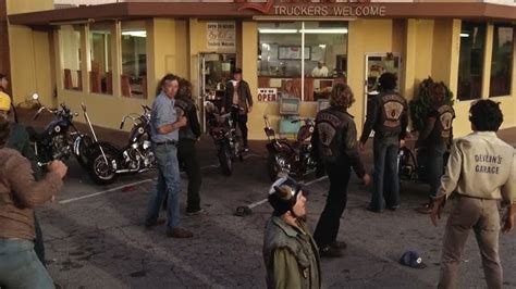 Every Which Way But Loose 1978 Lester Vs Bikers Youtube