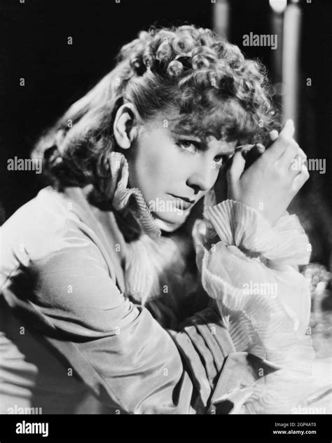 ANNA KARENINA Greta Garbo 1935 Stock Photo Alamy