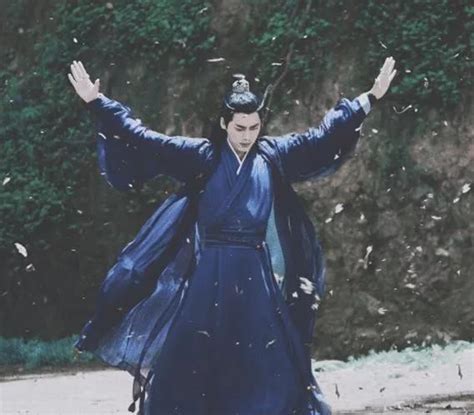 李易峰終於再演古裝劇，新劇造型比「張小凡」還仙，女主是老熟人 每日頭條