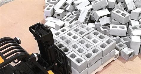 4690 Mini Cinder Blocks And Mini Pallets From Yesterday Imgur