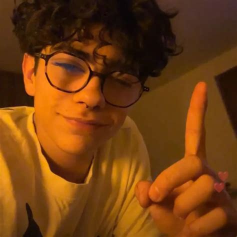 Pin De Karelly Ceja En Fondo De Pantalla Del Teléfono Creador De Fotos Celebridades Bonitos