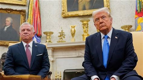 ملك الأردن يجب إعادة إعمار غزة دون تهجير سكانها