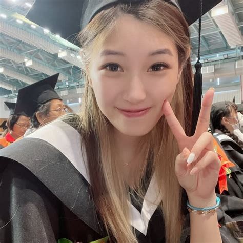 還有阿公說看到有人拿本子叫他簽名 說上面有很多人的名字 叫他唸出來結果都是前陣子expired 的病人