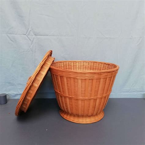 Rieten Mand Met Deksel Te Koop Evensnuffelen