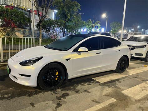笼罩着一层水雾也太帅了吧！特斯拉改色model 3社区易车社区
