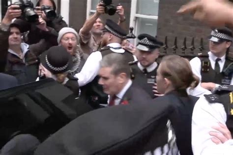 Starmer Swarmed By Angry Palestine Protesters Police Forced To Intervene