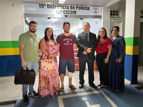 Esposa de policial agride babá em condomínio e atira em advogado que