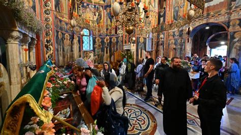 Sveti Zosim I Jakov Tumanski Pomažu Svima Koji Im Se Pomole Danas