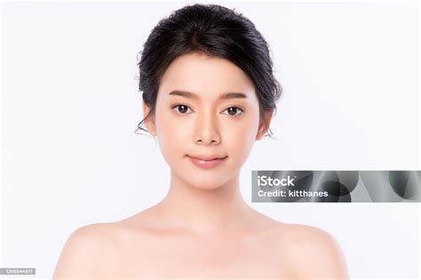 chân dung thiếu nữ châu Á sạch Đẹp khái niệm da trần vẻ Đẹp của cô gái