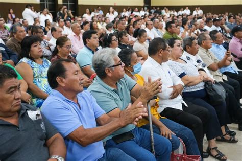 Entregó Mara Lezama reconocimientos por años de servicio a trabajadores