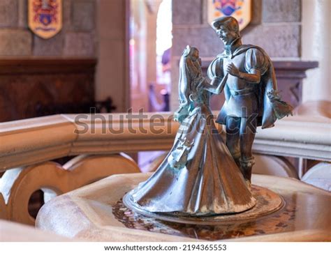 23 Disneyland princess 图片库存照片和矢量图 Shutterstock